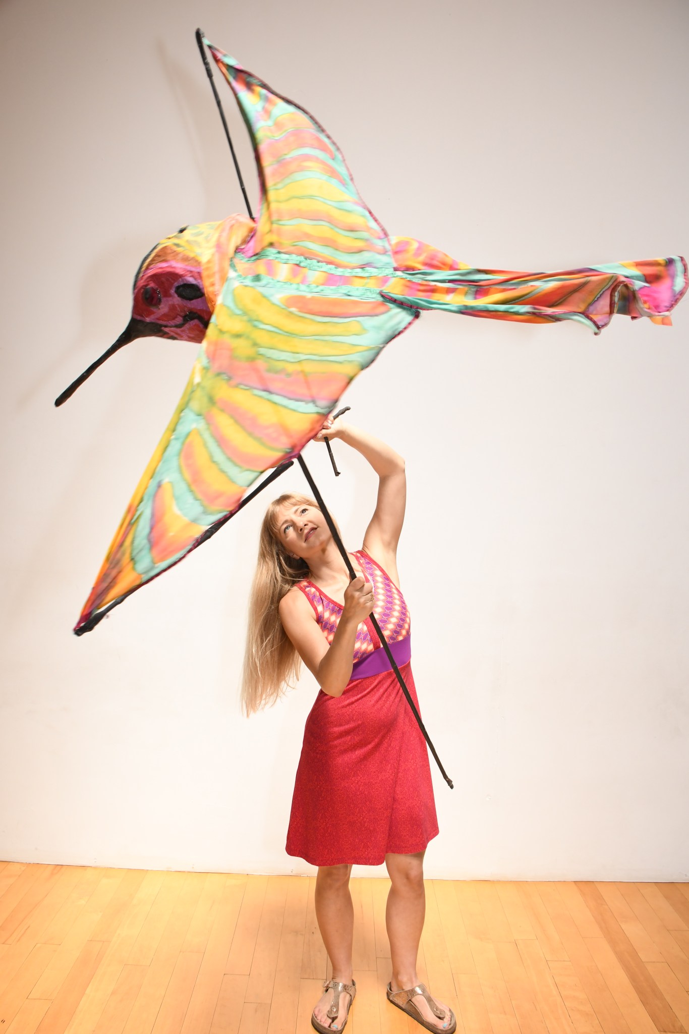 Hummingbird Puppets – Giant Puppets Save the World